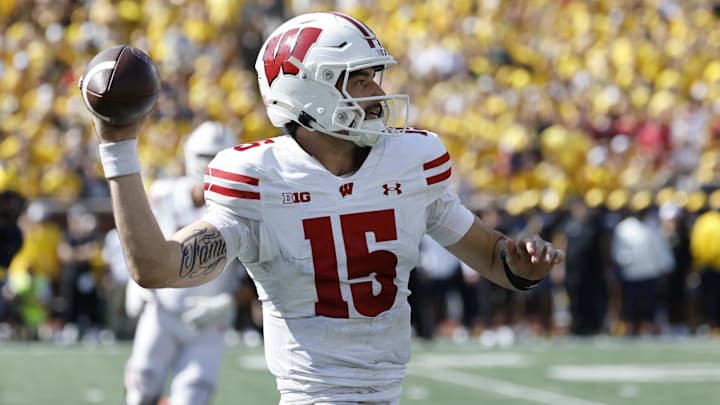 How Hunter Simmons earned Wisconsin Badgers QB job with Billy Edwards ...