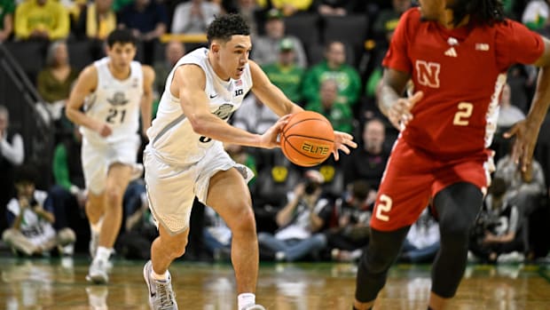 Oregon Ducks Basketball Embarrassed At Home By Nebraska, Losing Streak ...
