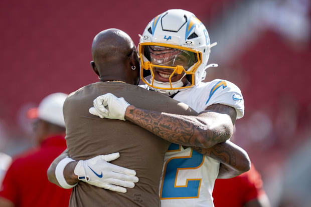 Chargers news: Hollywood love affair, fan favorite causes frenzy, and more