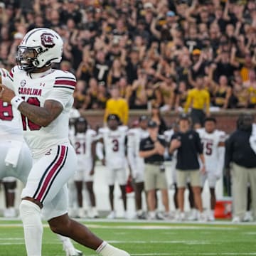 The New Orleans Saints sign South Carolina offensive lineman Torricelli ...