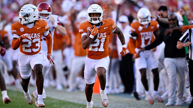 3 Texas Longhorns Plays That Changed the Tide of the Red River Rivalry