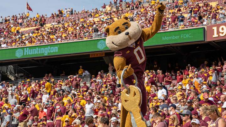 Report: Gophers football to reunite with C.J. Robbins as rush ends coach