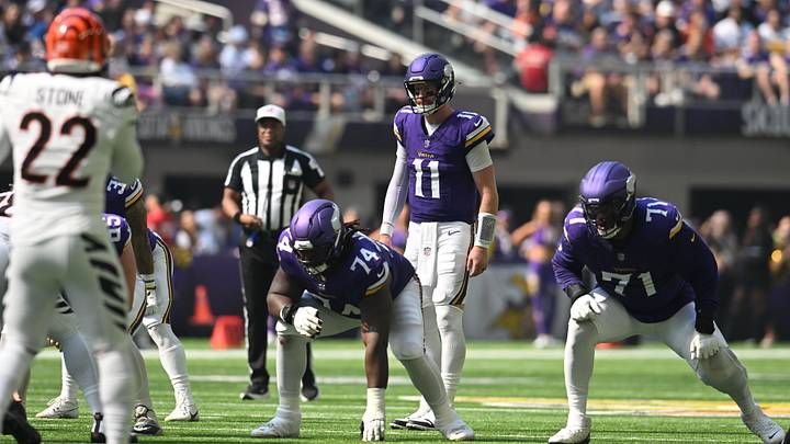 Kevin O'Connell compares Carson Wentz to a point guard after Vikings debut