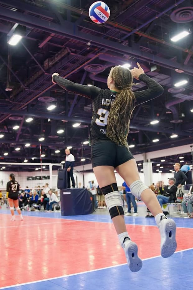 Stephen Curry's 12-year-old daughter Riley shows serious hops in ...