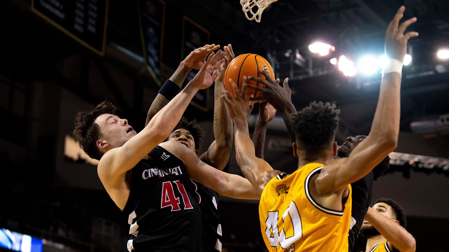 Three Man Weave: Cincinnati Continues Winning Ways on The Road Against Georgia Tech