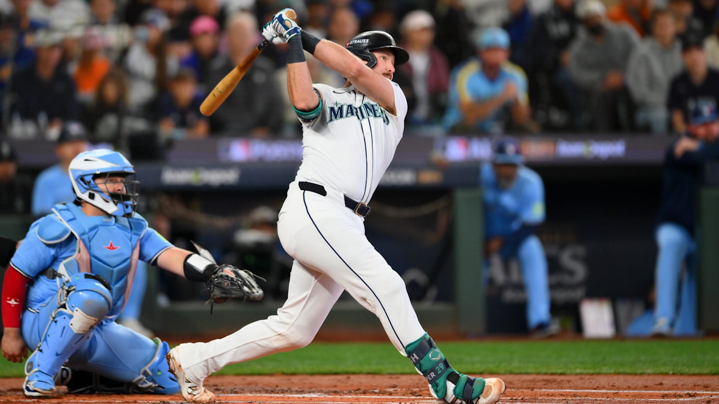 Mariners Cal Raleigh wins Sporting News MLB Player of the Year