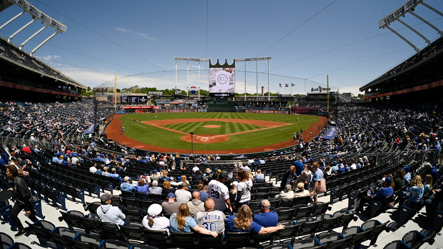 Why the KC Royals should sign Japanese pitcher Naoyuki Uwasawa