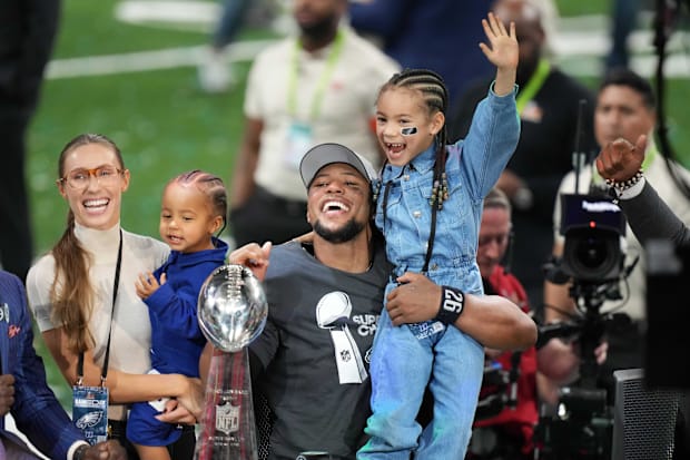 Saquon Barkley's fiancée Anna Congdon reacts to massive new Eagles contract