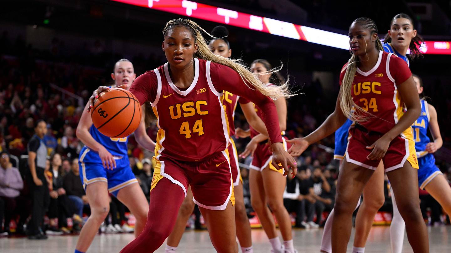 Myles Garrett, Cheryl Miller, Reggie Miller Attend USC Trojans' Win ...