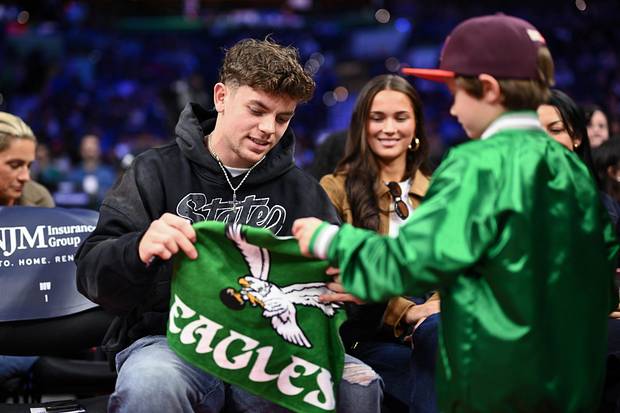 Eagles' Cooper DeJean reveals special message from Caitlin Clark after ...