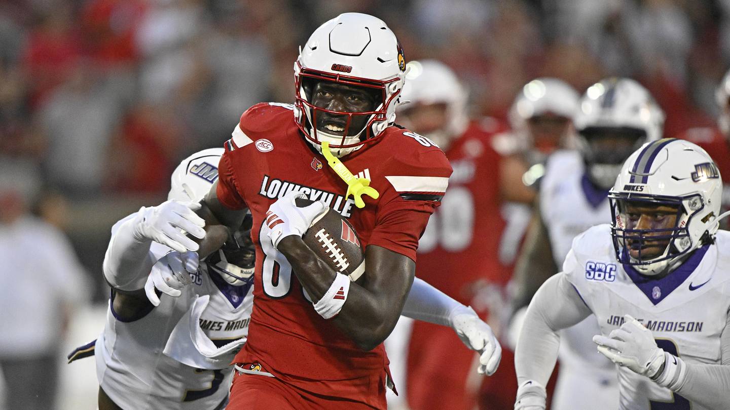 Louisville Football Overcomes Slow Start, Mounts Rally to Knock Off ...