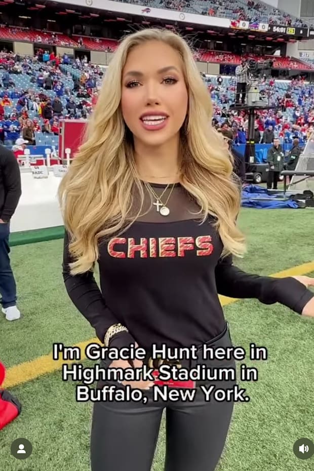 Gracie Hunt goes all-black in sheer Chiefs top, leather pants for Bills ...
