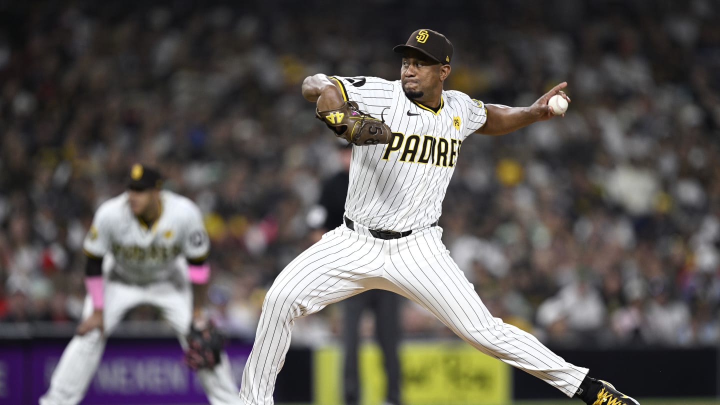 Padres Pitcher Leaves Game With Adductor Injury