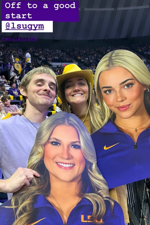 Livvy Dunne, sister Julz have uncanny resemblance in close-up selfie