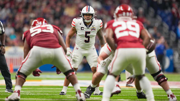 Manu Is Back But Still Has Decision to Make With Huskies