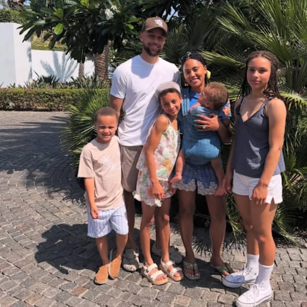 Stephen Curry and wife Ayesha still madly in love proven in a single ...