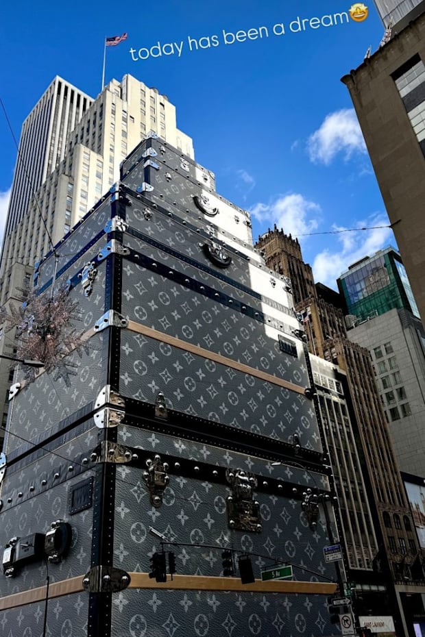 Dallas Cowboys Cheerleaders Netflix star Sophy Laufer slays Louis ...