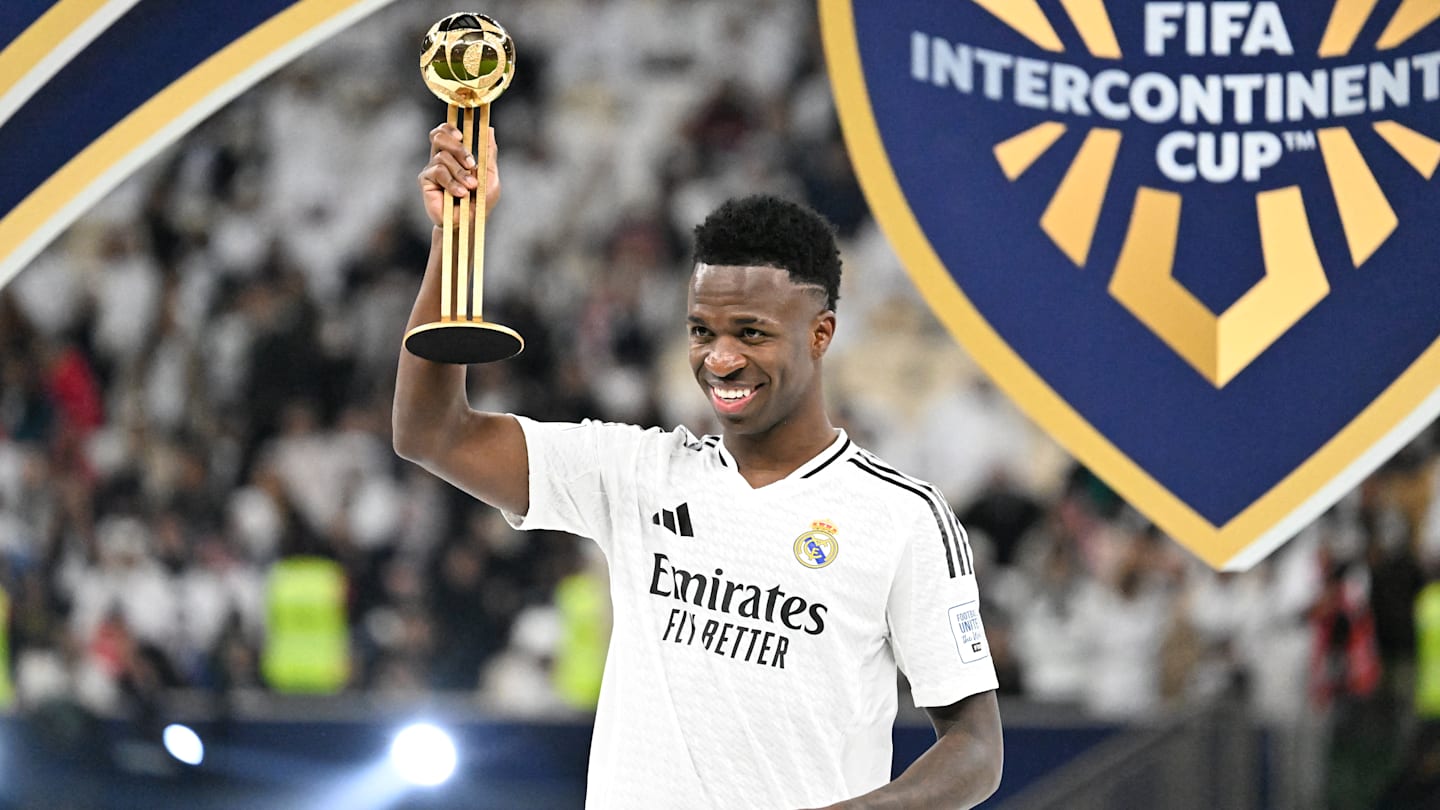 Vini Jr comemora título de campeão mundial: "Minha luta é maior do que os prêmios"