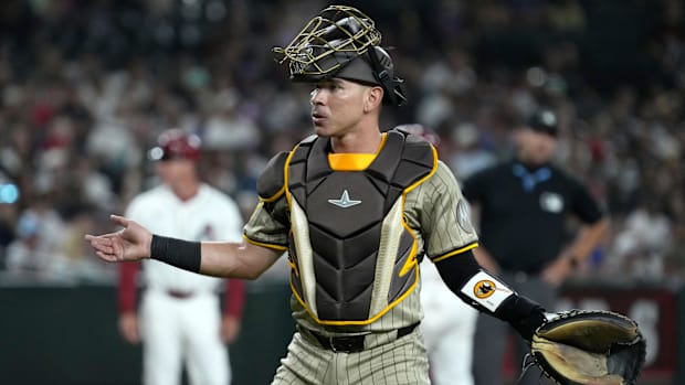 Royals Insider Shares Clubhouse Reaction To Trading Away Popular Backstop