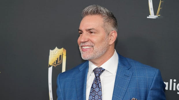 Hall of Fame Quarterback Ranks Cam Ward Over Shedeur Sanders Before NFL ...