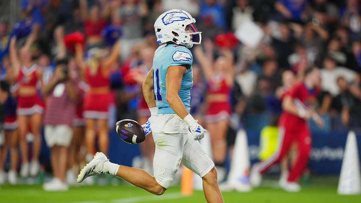 Undrafted Kansas Football Wideout Quickly Gaining Attention From ...