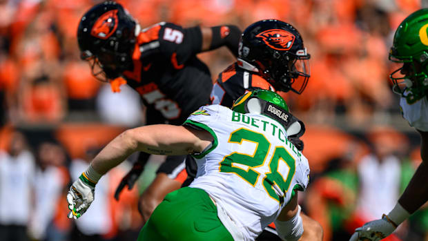 Oregon Linebacker Bryce Boettcher Reflects On Last Ducks Vs. Beavers ...