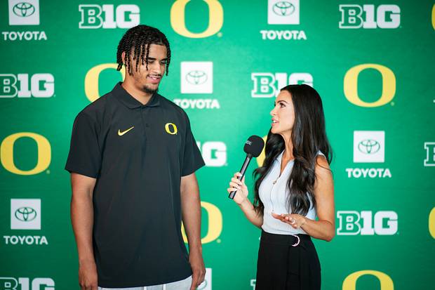 Oregon Quarterback Dante Moore's NIL Valuation Is Skyrocketing