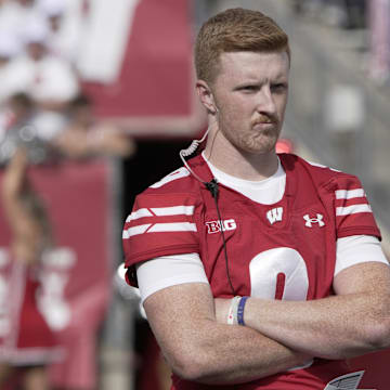 Wisconsin Badgers QB Billy Edwards Jr. leaves Week 1 vs Miami (OH) with ...