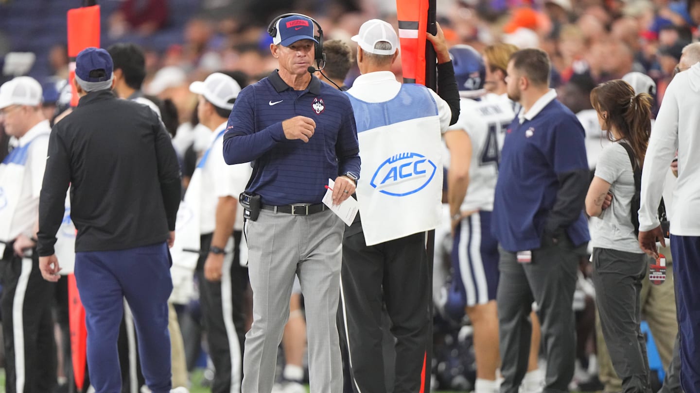 UConn Huskies HC Addresses Overtime Loss vs. Syracuse