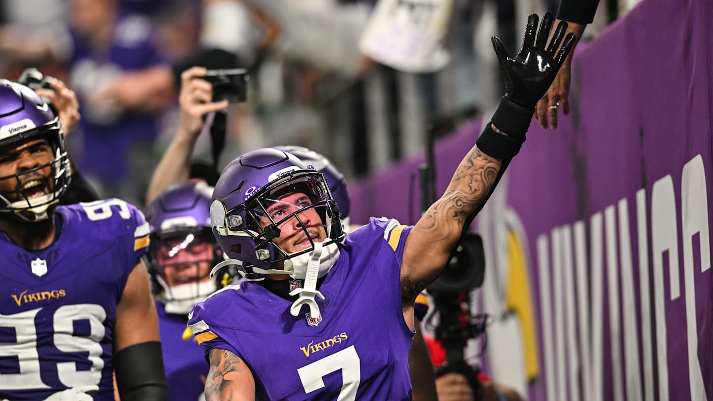 Vikings Re-Sign Pro Bowl Defensive MVP Byron Murphy to Big Three-Year Deal