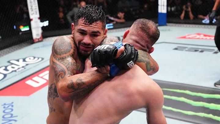 Anthony Hernandez demolishes Roman Dolidze in UFC Fight Night masterclass