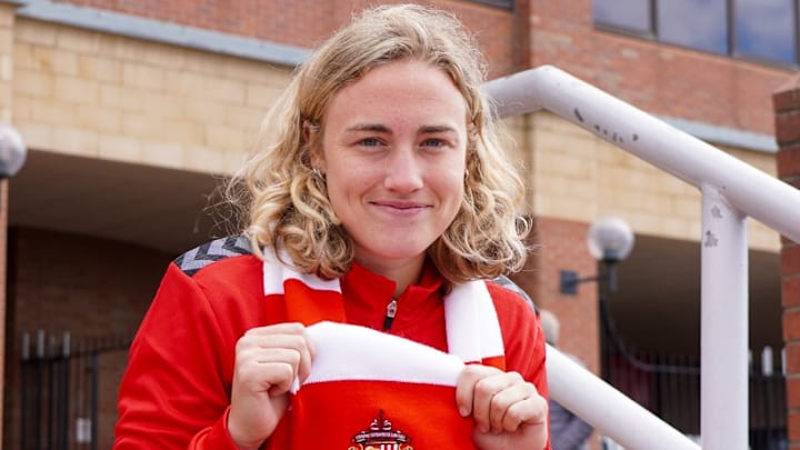 Nebraska Soccer's Eleanor Dale Signs with Sunderland AFC