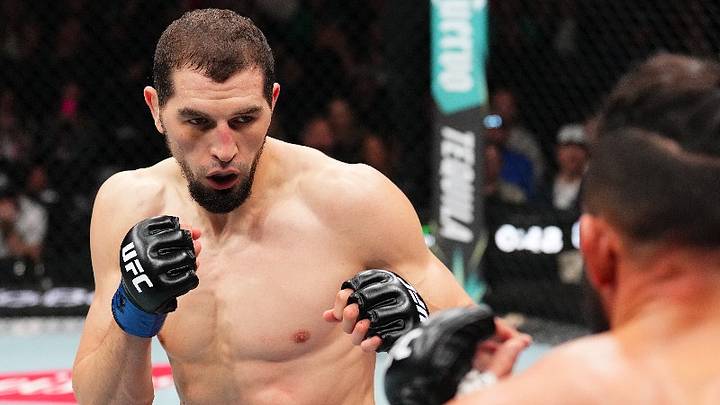 UFC Kansas City crowd breaks out into "Tomahawk Chop" during lackluster ...