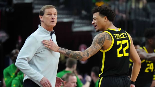 Oregon Men's Basketball's Matchup Announced For NIL-Driven Las Vegas ...