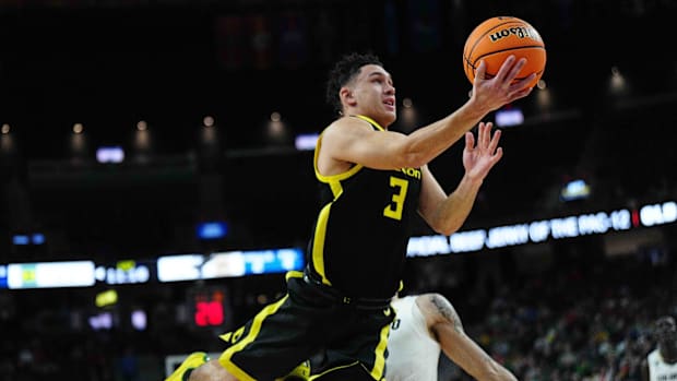 Oregon Ducks Basketball Sophomore Jackson Shelstad Prepared for ... Oregon Ducks Basketball Sophomore Jackson Shelstad Prepared for ...