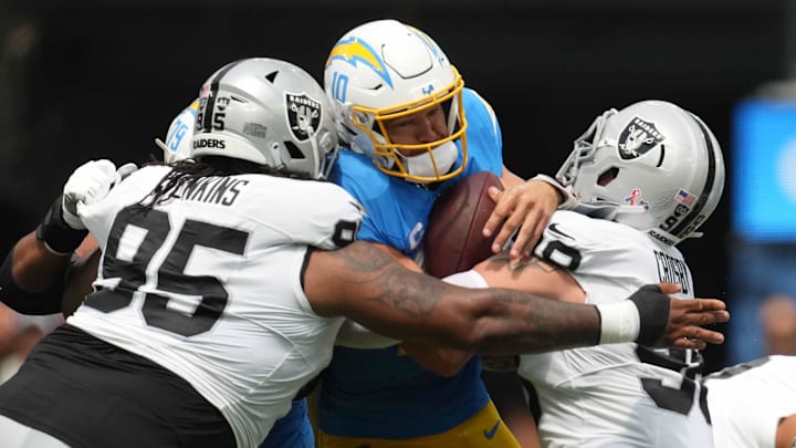Chargers vs. Raiders Prediction, Odds, Spread, Injuries, Trends for NFL Week 18