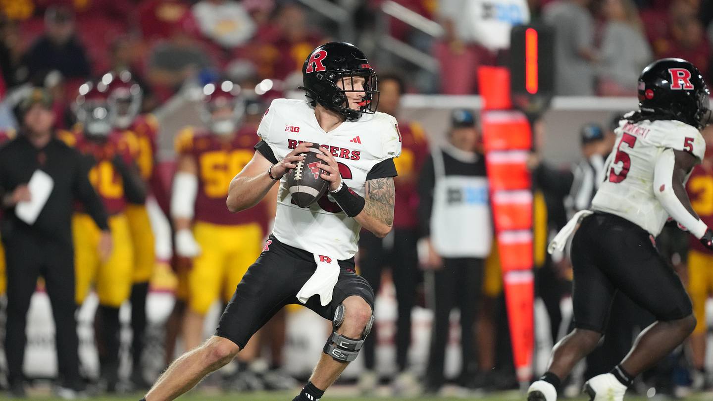 Here's what P.J. Fleck said about former Gophers QB Athan Kaliakmanis