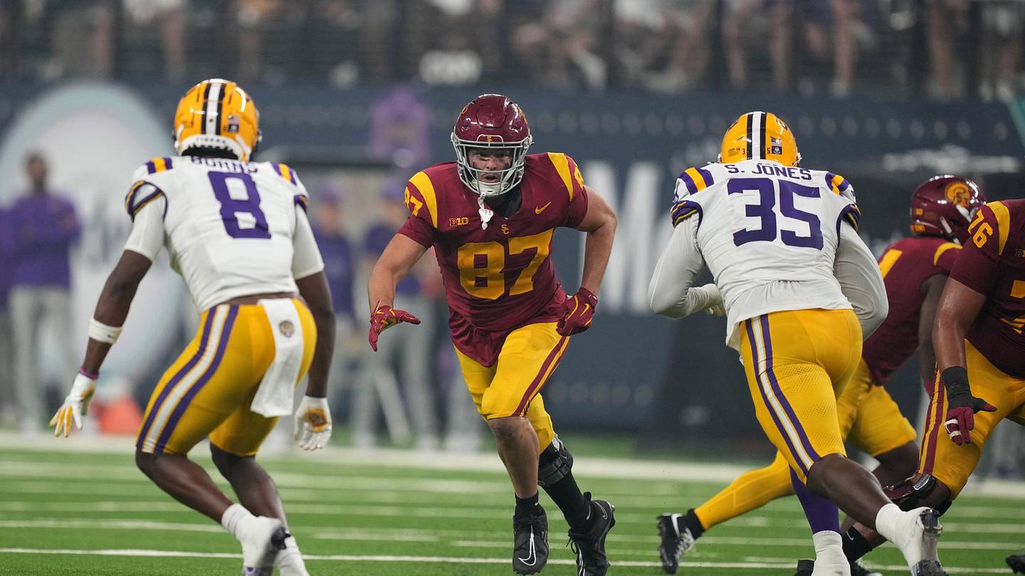 USC Trojans Tight End Lake McRee's Fast Recovery Sparks Offense: X-Factor?