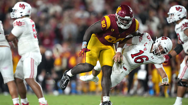 Oregon Ducks' Bear Alexander Impressing Defensive Coordinator Tosh ...