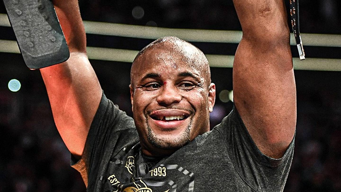 UFC fans devastated as beloved champion unretires at 43 for bareknuckle ...