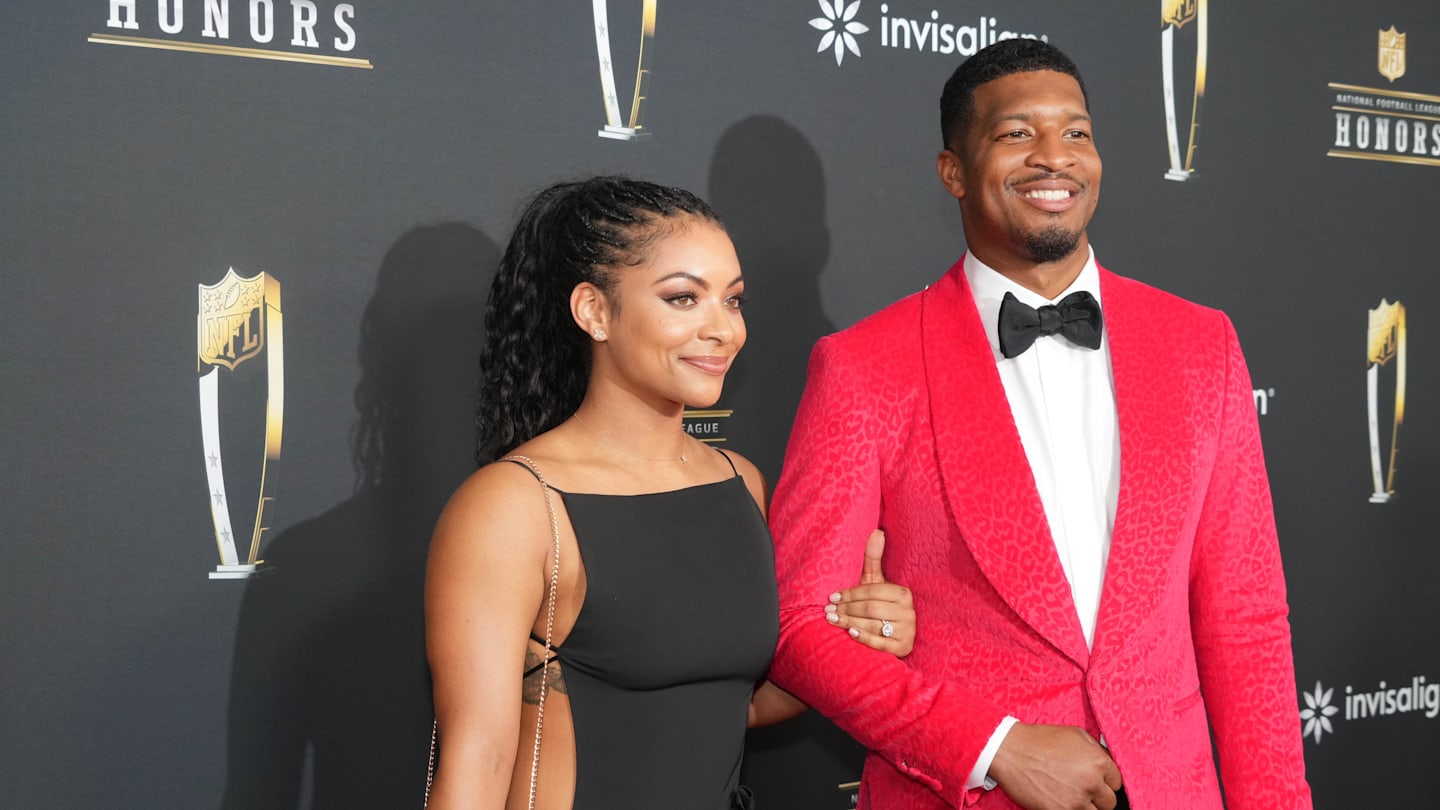 Jets Anticipate Major Quarterback Changes This Offseason | VT News