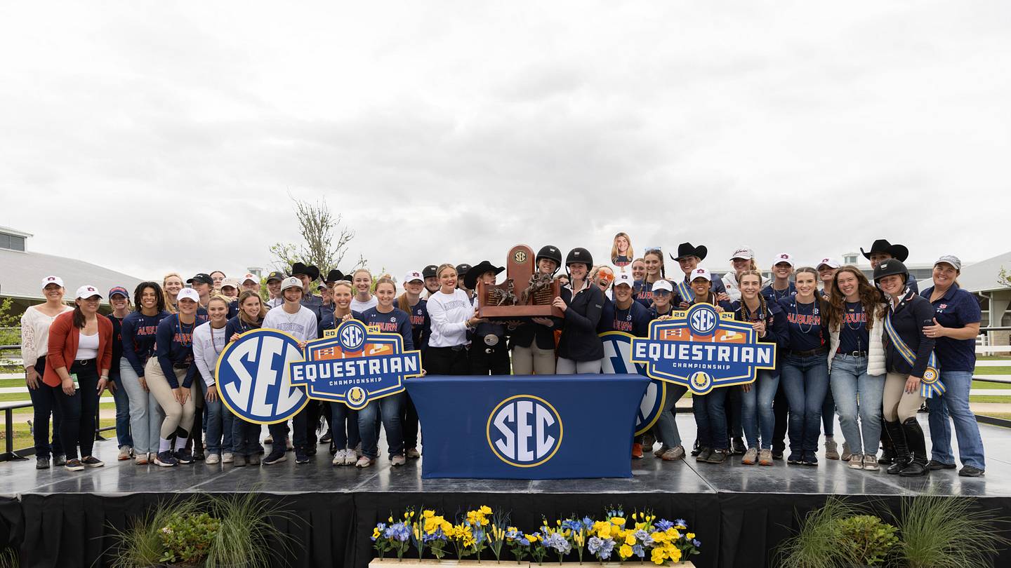 Auburn Equestrian Gallops Away with Six Straight SEC Title