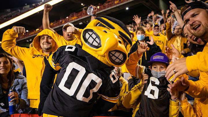 Iowa Hawkeyes Projected To Land Talented 2026 Defensive Recruit