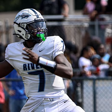 Kearney caps perfect season with No. 6: Class 4 Show-Me Bowl Champions