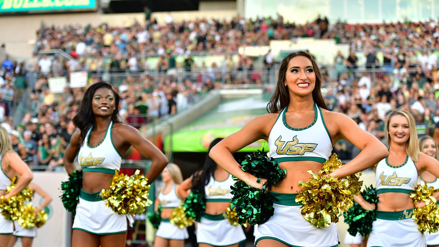 As USF football builds, the crowds (and the noise) will follow