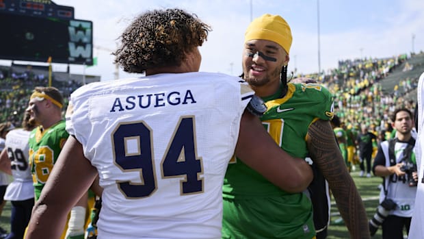 Oregon Ducks' Dakorien Moore Run-Blocking Grade Puts Nation On Notice