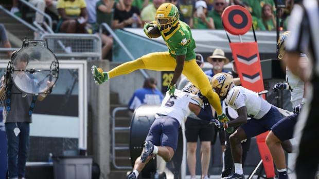 Oregon Ducks' Dakorien Moore Run-Blocking Grade Puts Nation On Notice