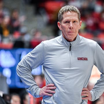 How does the new Pac-12 compare in men's basketball to its former version?