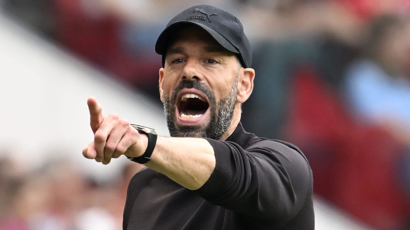 Erik ten Hag explains Ruud van Nistelrooy role at Man Utd Erik ten Hag explains Ruud van Nistelrooy role at Man Utd