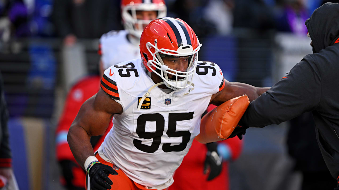 PFF Projects Blockbuster Trade of Texas A&M Aggies' Myles Garrett